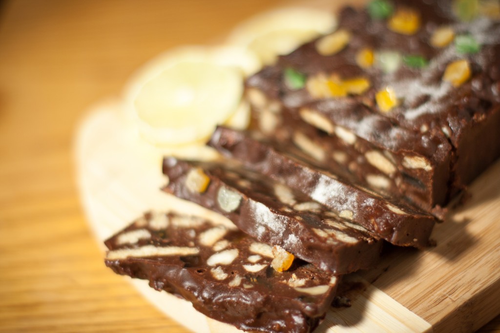 Tort de Ciocolată cu Biscuiți la Rece